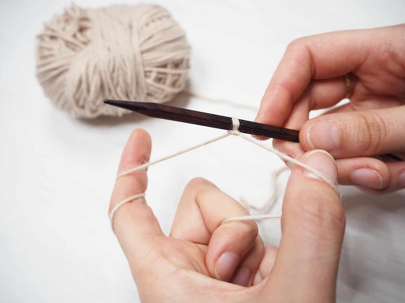 DIY Die Strickschule Part I - Stricken lernen: Maschen anschlagen ...