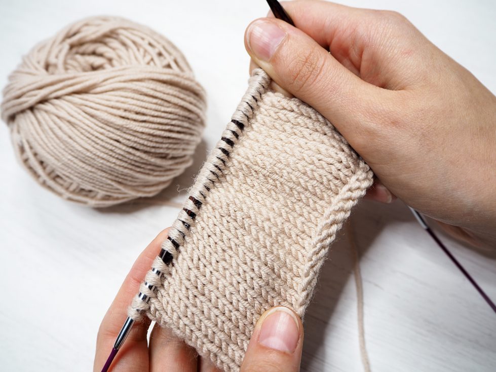 DIY Die Strickschule Part I - Stricken lernen: Maschen anschlagen ...